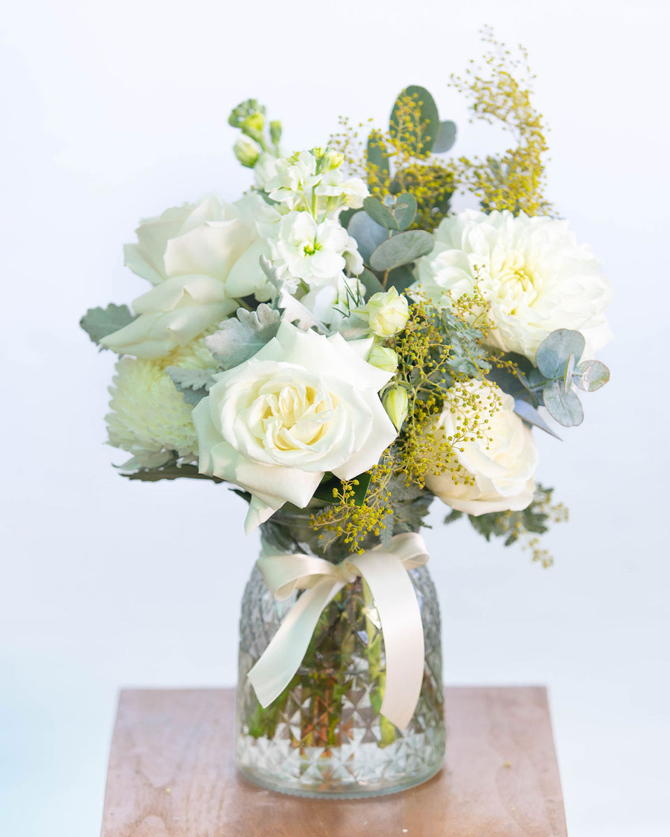 Tempere Elegant White Vase – Brisbane Market Flowers